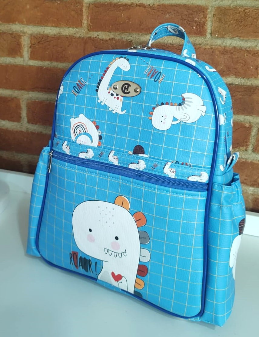 Sintético doll estampado - Painel Hellena Cometti - Mochila escolar ...